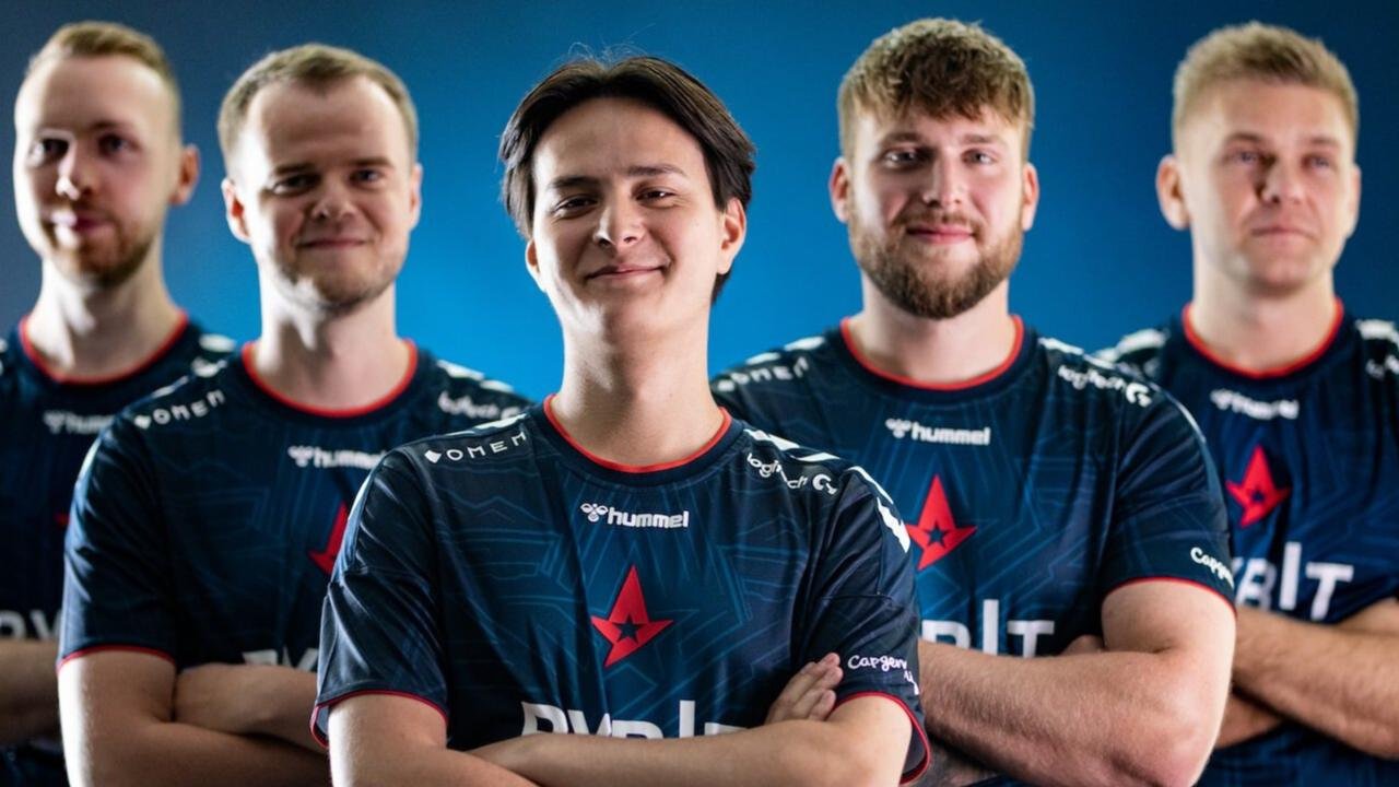 CS2 сарапшысы Astralis-ке device пен cadiaN арасында таңдау жасауға ...