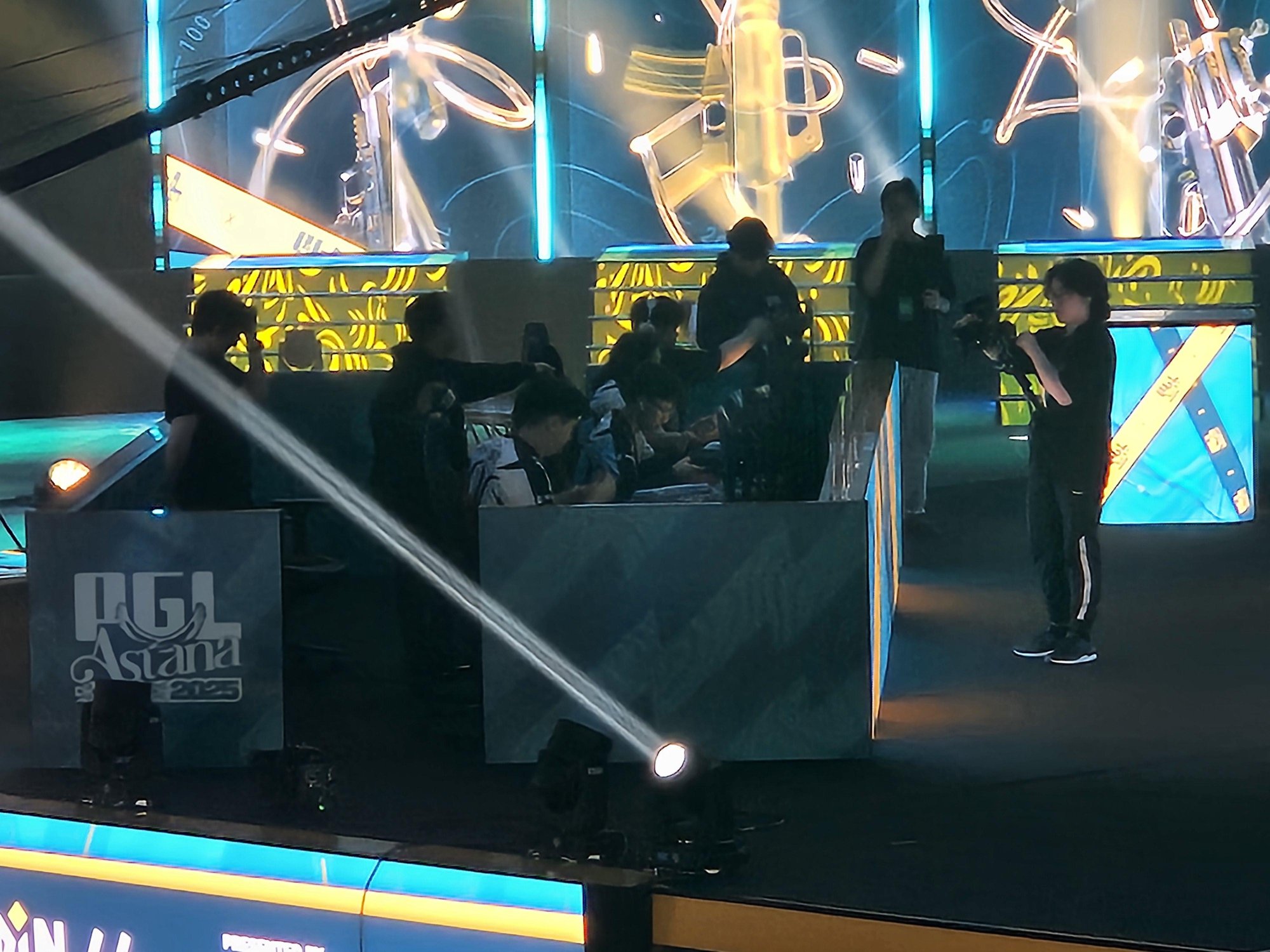 PGL Astana турнирінде жалған үйлену ұсынысын CS2 жаттықтырушысы сынға ...